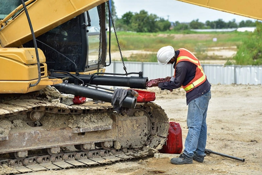 How to Install and Maintain an Excavator Undercarriage: A Step-by-Step ...